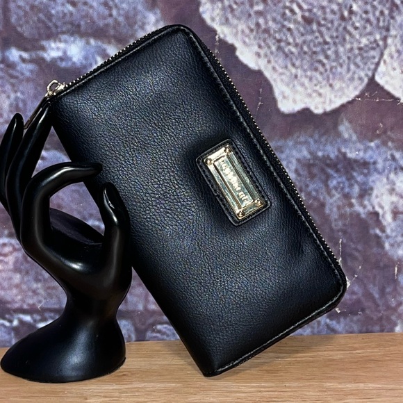 Madden Girl | Bags | Madden Girl Black Zip Clutch Wallet | Poshmark